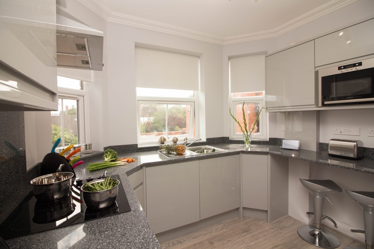 Reading - Studio Flat, Helena House, RG1 - To Rent Now for £950.00 p/m