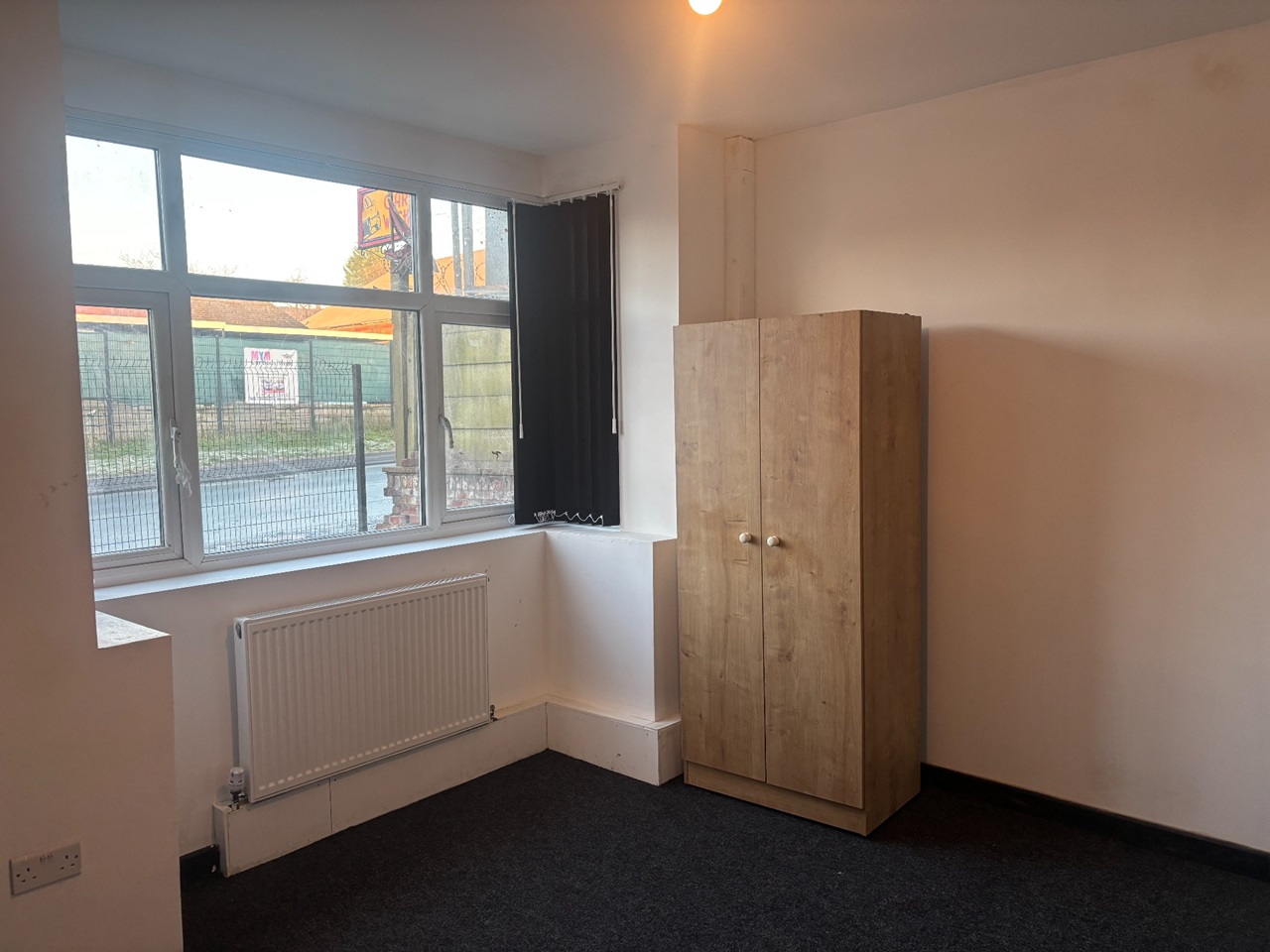 Manchester - Studio Flat, Moston Lane, M9 - To Rent Now for £950.00 p/m