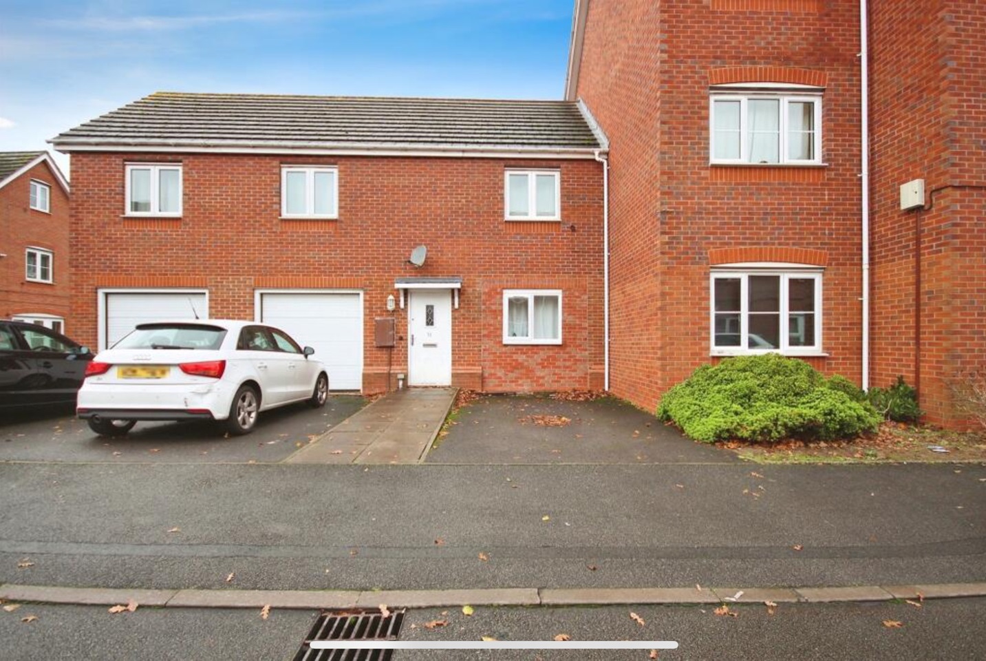 Coventry - 2 Bed Flat, Hickory Close, CV2 - To Rent Now for £925.00 p/m