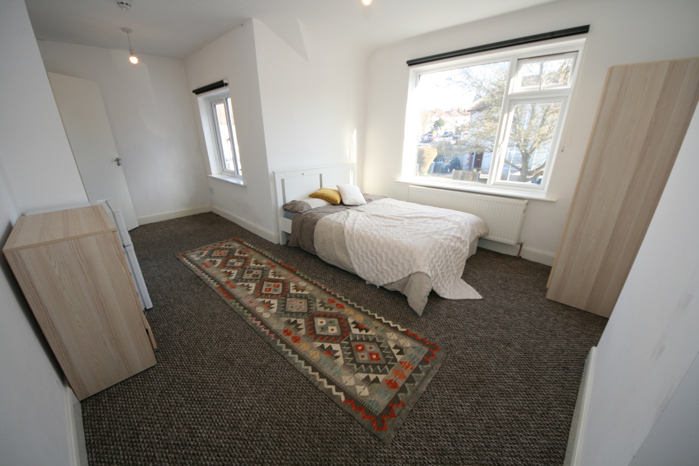London - Room in a Shared House, Selsdon Road, NW2 - To Rent Now for £ ...