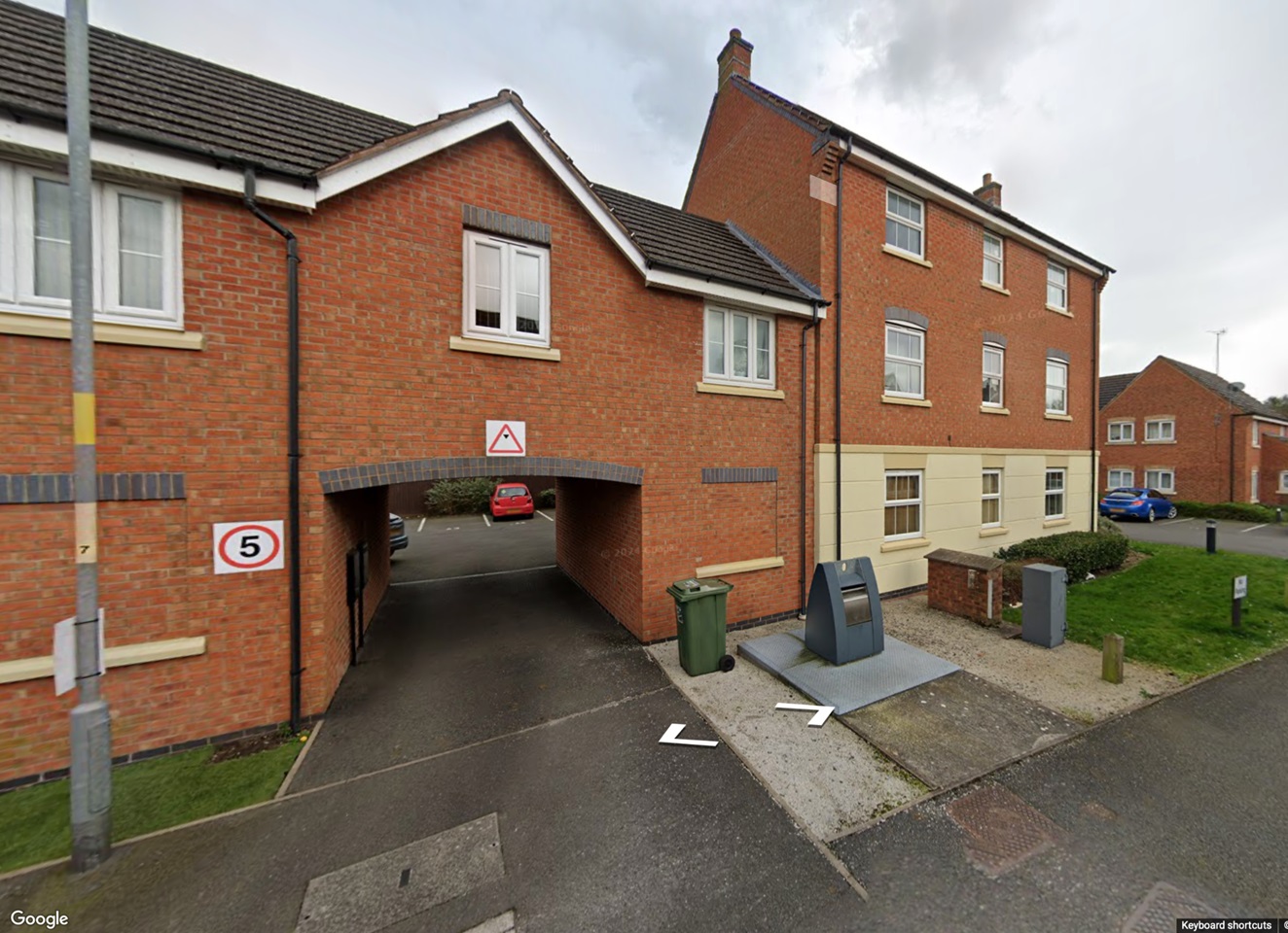 Redditch - Room in a Shared House, Pitchcombe Close, B98 - To Rent Now ...