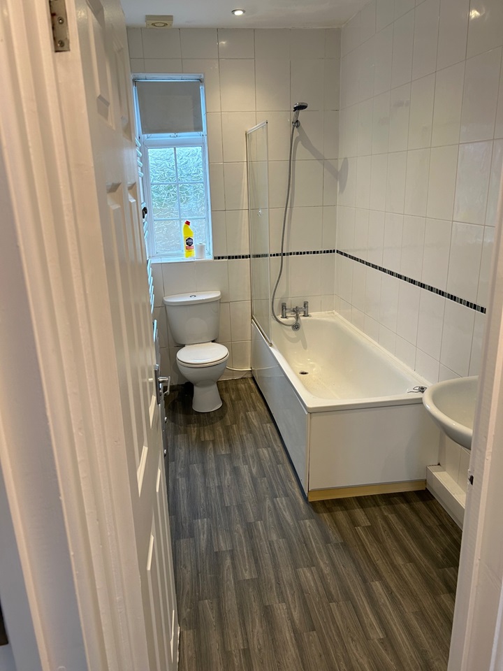 Worthing - 1 Bed Flat, Worthing, BN12 - To Rent Now for £995.00 p/m