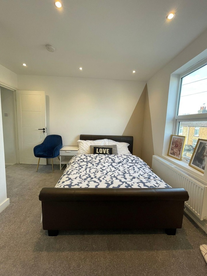 Rainham, Gillingham - 3 Bed Terraced House, Station Road, ME8 - To Rent ...