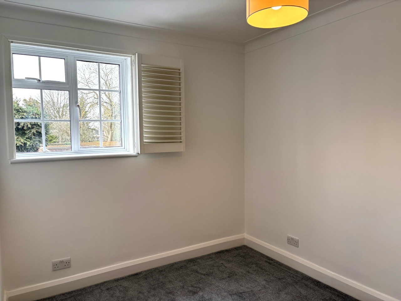 London - 3 Bed Flat, Chandos Court, N14 - To Rent Now for £2,000.00 p/m