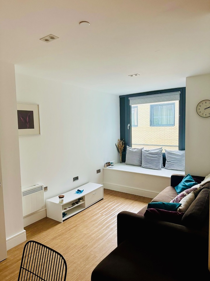 Wandsworth Town - 1 Bed Flat, Red Lion Square, SW18 - To Rent Now for £ ...