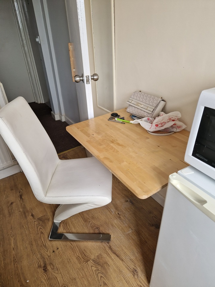 Dudley - Studio Flat, Blackacre Road, DY2 - To Rent Now for £495.00 p/m