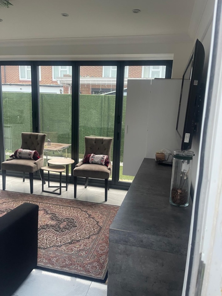 Watford - Studio Flat, Watford, WD18 - To Rent Now for £980.00 p/m