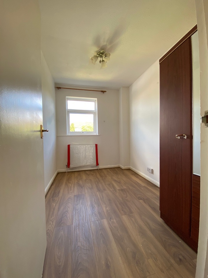 Slough - 4 Bed Terraced House, Weekes Drive, SL1 - To Rent Now for £ ...