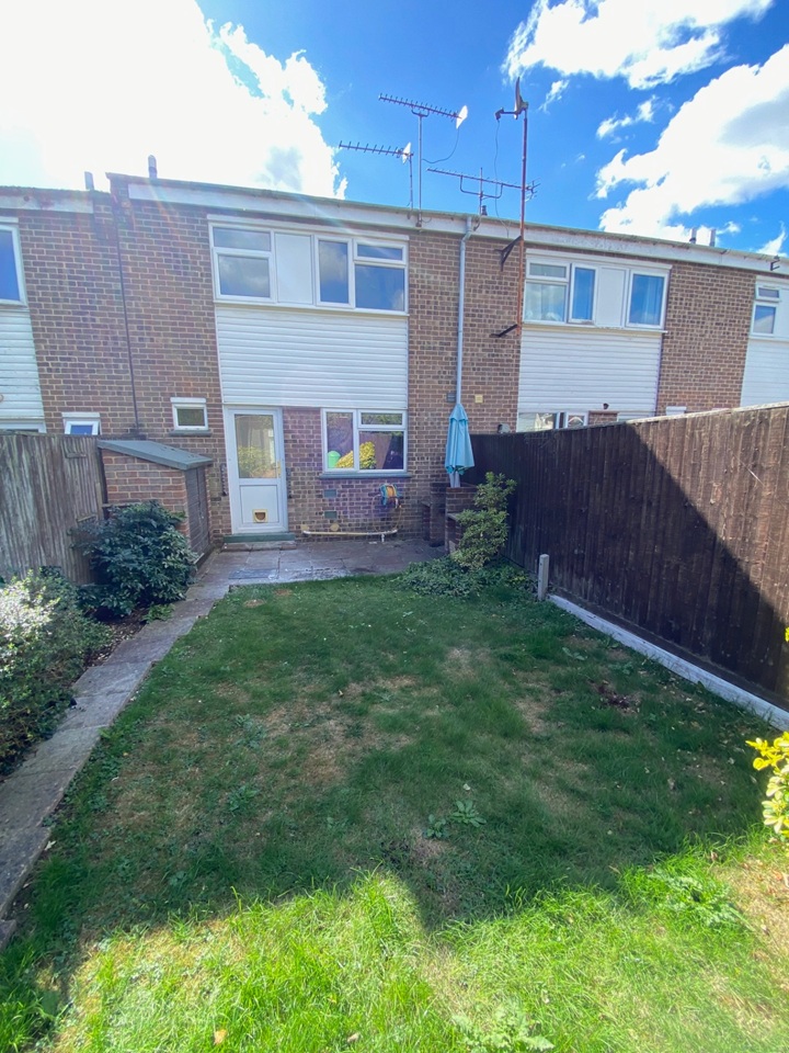 Slough - 4 Bed Terraced House, Weekes Drive, SL1 - To Rent Now for £ ...