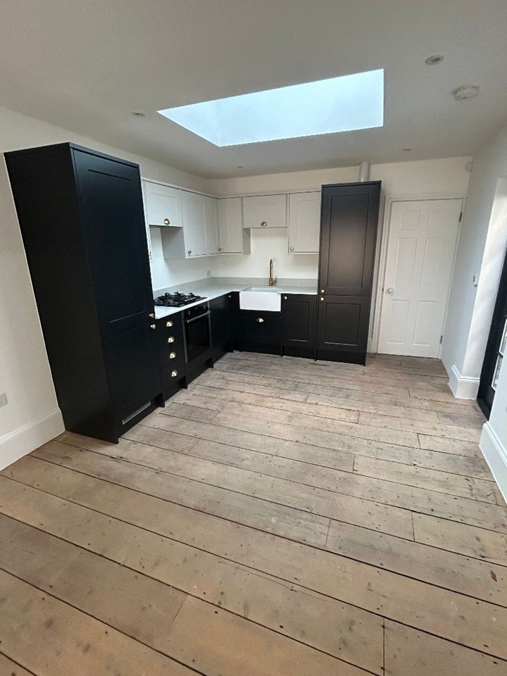 London - 1 Bed Flat, Bow Common Lane, E3 - To Rent Now for £1,900.00 p/m