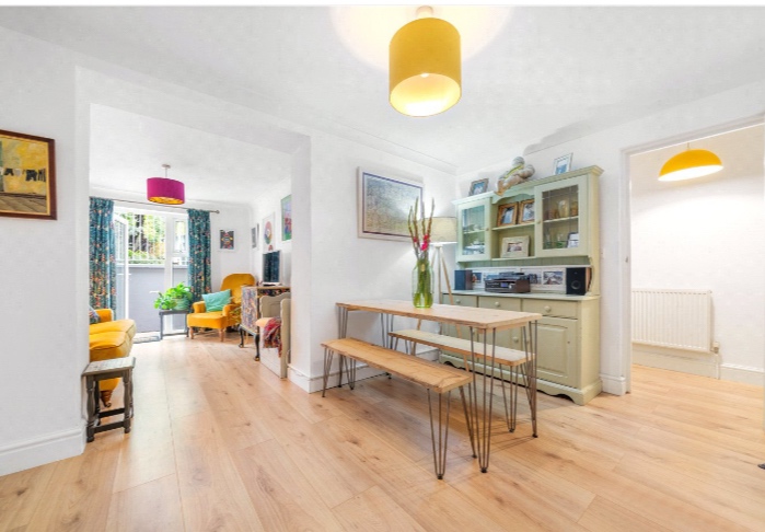 London - 2 Bed Flat, Dunstans Road, SE22 - To Rent Now for £2,200.00 p/m