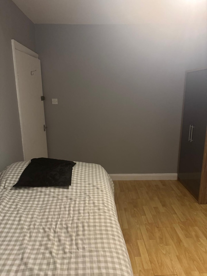 Castleford - Room in a Shared House, Toll Bar Road, WF10 - To Rent Now for £480.00 p/m