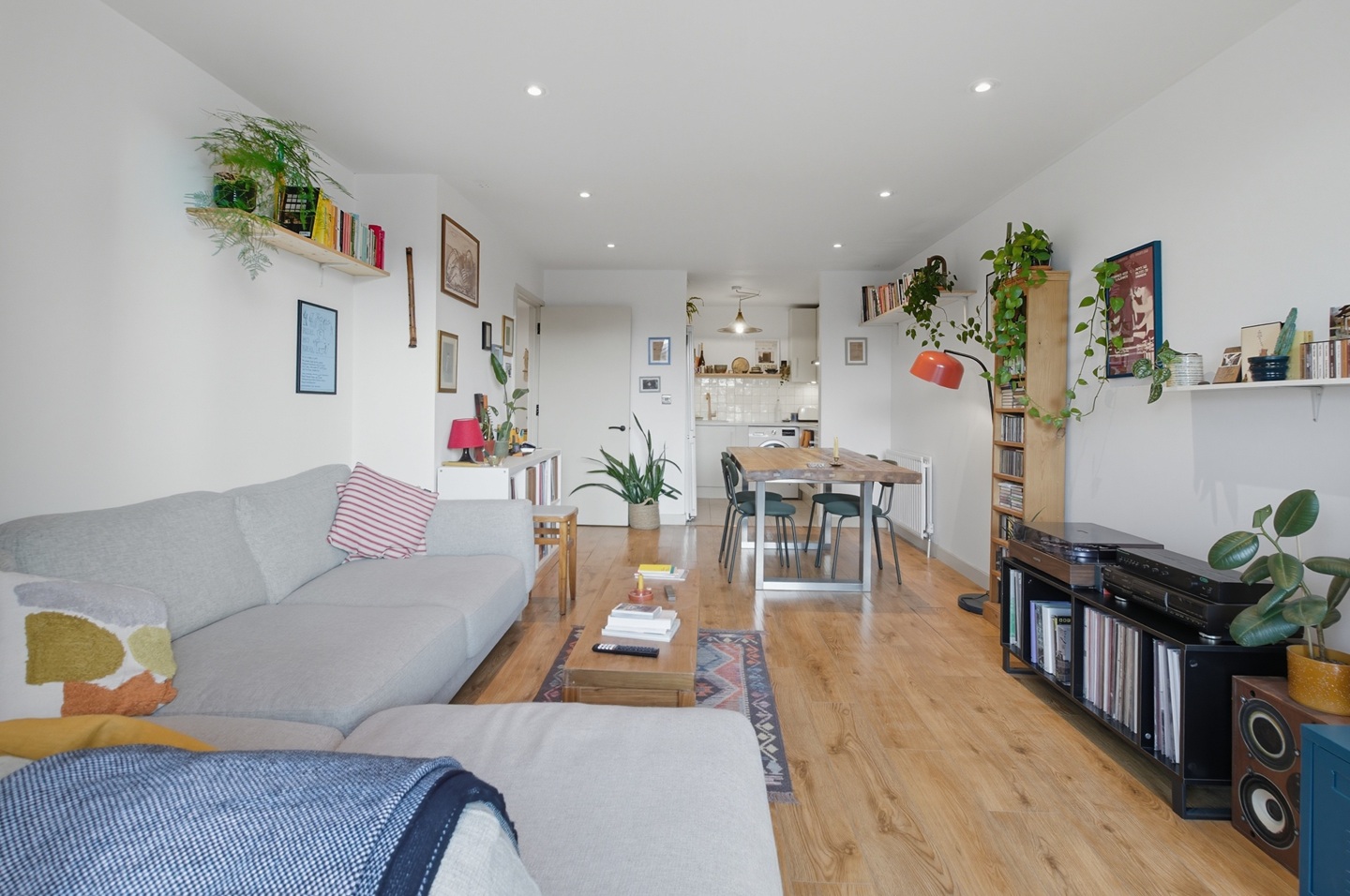 London - 1 Bed Flat, Cordwainer House, E8 - To Rent Now for £2,250.00 p/m