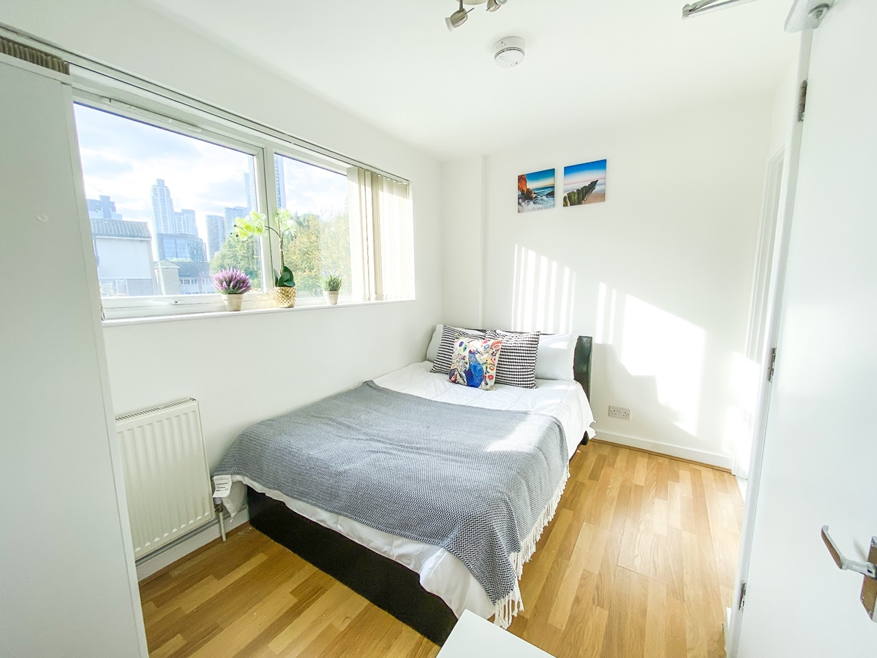 London - Room in a Shared House, Capstan Square, E14 - To Rent Now for ...