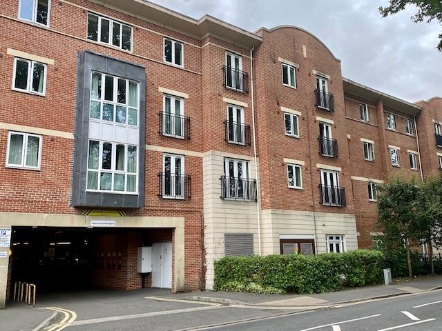 Maidenhead - 1 Bed Flat, Park View, SL6 - To Rent Now for £1,350.00 p/m