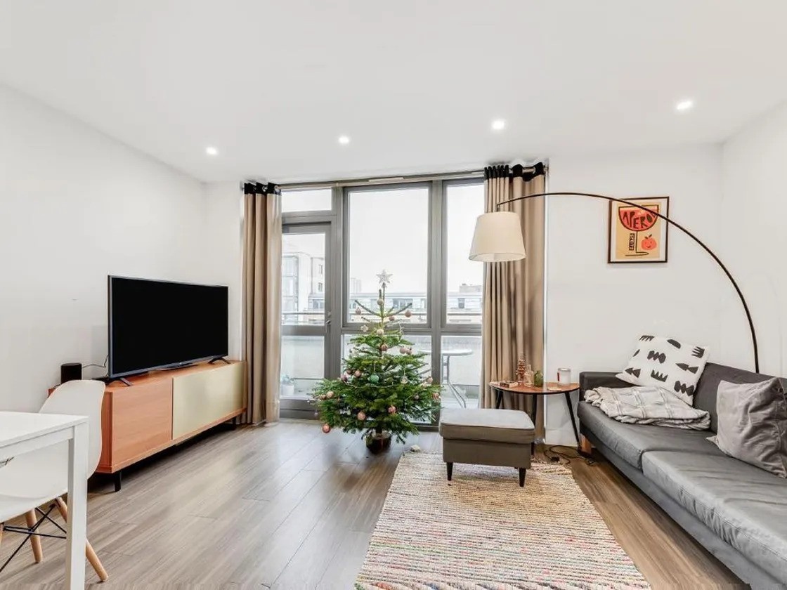 London - 1 Bed Flat, Arlington Avenue, N1 - To Rent Now for £2,400.00 p/m