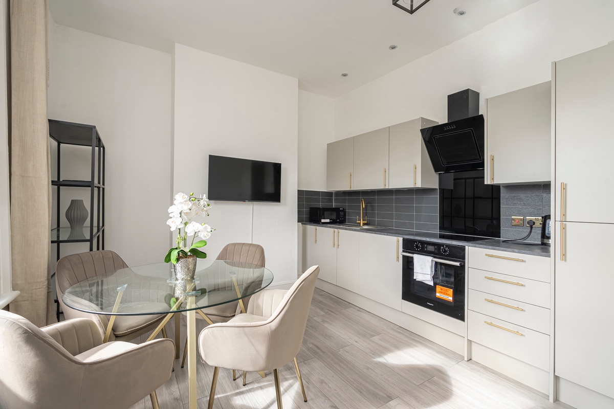 London - 2 Bed Flat, Yeldham Road, W6 - To Rent Now for £2,600.00 p/m