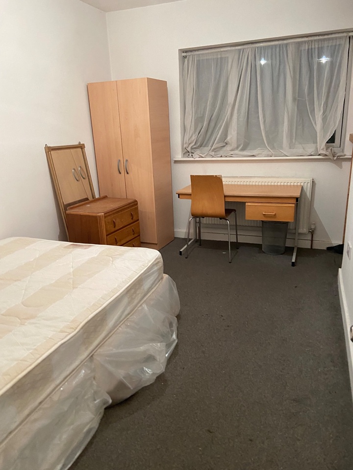 Potters Bar - Room in a Shared House, Barnet Road, EN6 - To Rent Now ...