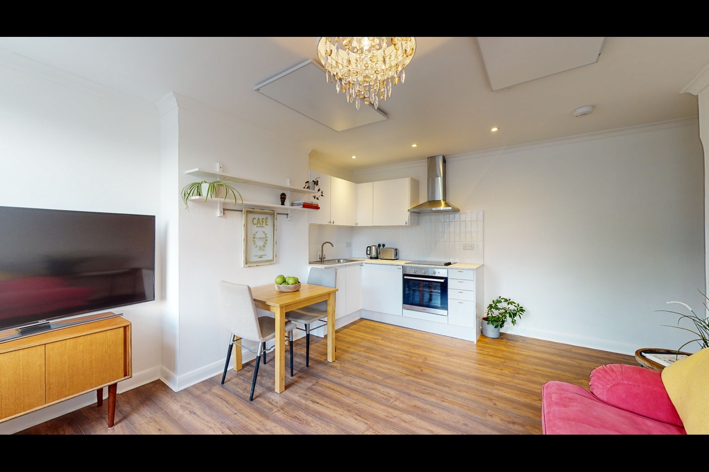 Croydon - 1 Bed Flat, Wickham Road, CR0 - To Rent Now for £1,300.00 p/m