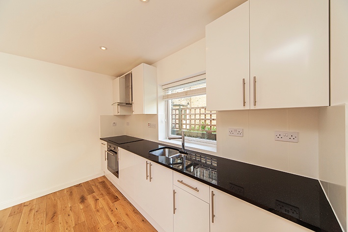 London - 1 Bed Flat, Loftus Road, W12 - To Rent Now for £1,700.00 p/m