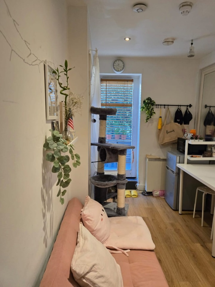 London - 1 Bed Flat, Mansell Road, W3 - To Rent Now for £1,345.00 p/m