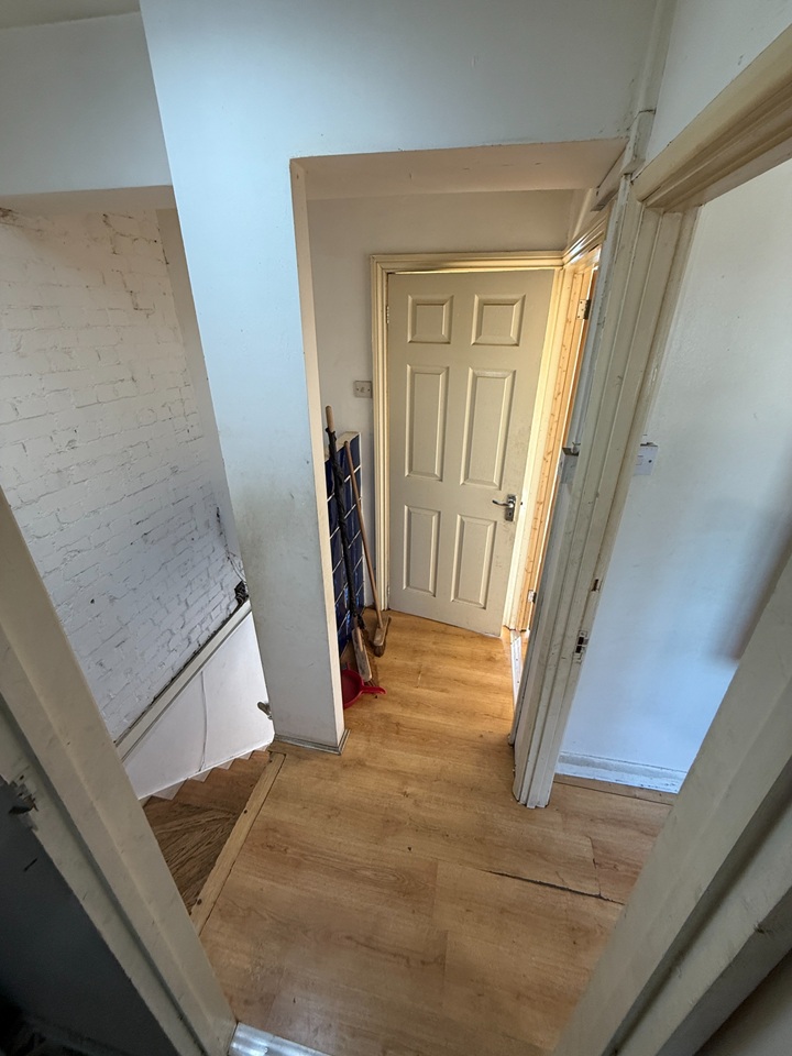 Perivale, Greenford - 2 Bed Flat, Bilton Road, UB6 - To Rent Now for £ ...