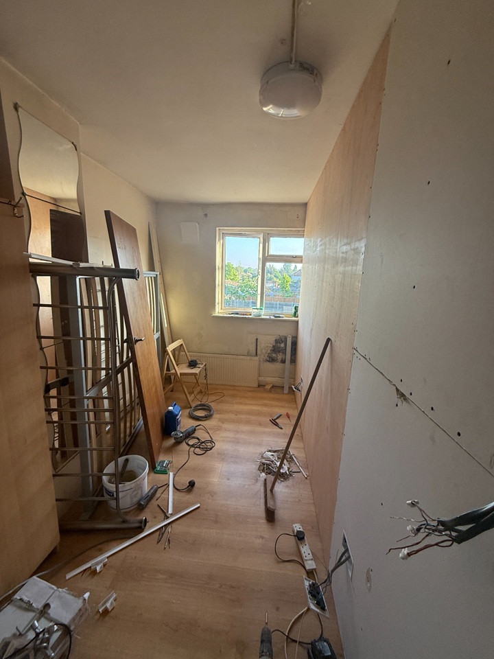 Perivale, Greenford - 2 Bed Flat, Bilton Road, UB6 - To Rent Now for £ ...