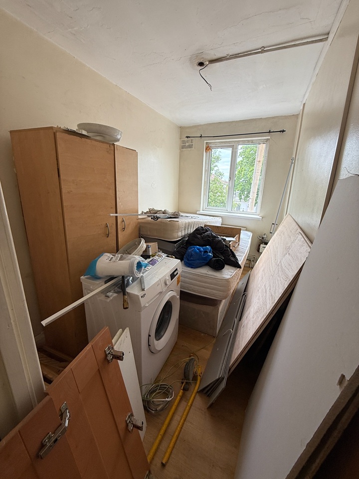 Perivale, Greenford - 2 Bed Flat, Bilton Road, UB6 - To Rent Now for £ ...