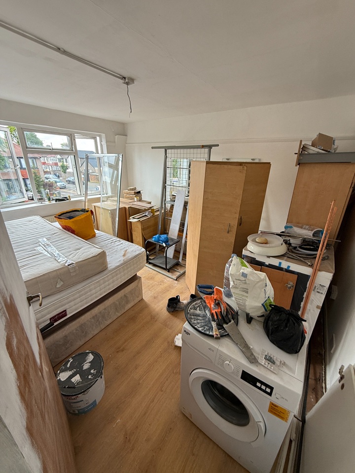 Perivale, Greenford - 2 Bed Flat, Bilton Road, UB6 - To Rent Now for £ ...