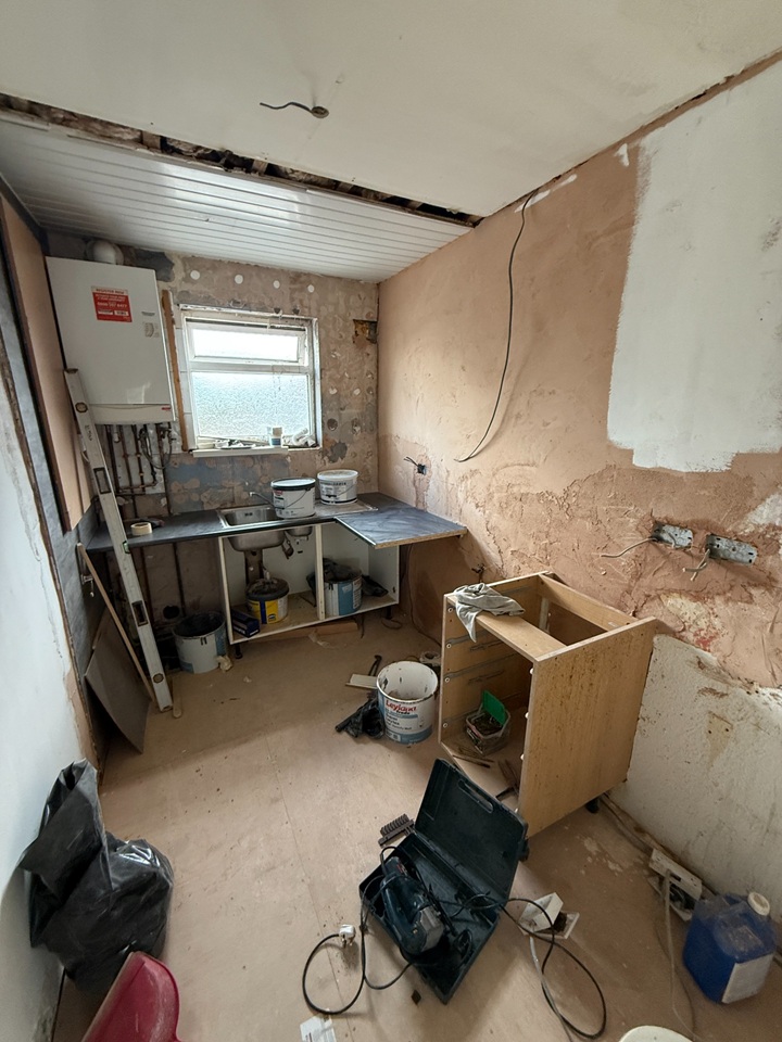 Perivale, Greenford - 2 Bed Flat, Bilton Road, UB6 - To Rent Now for £ ...