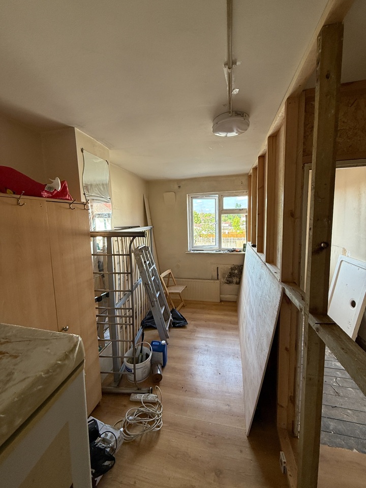 Perivale, Greenford - 2 Bed Flat, Bilton Road, UB6 - To Rent Now for £ ...