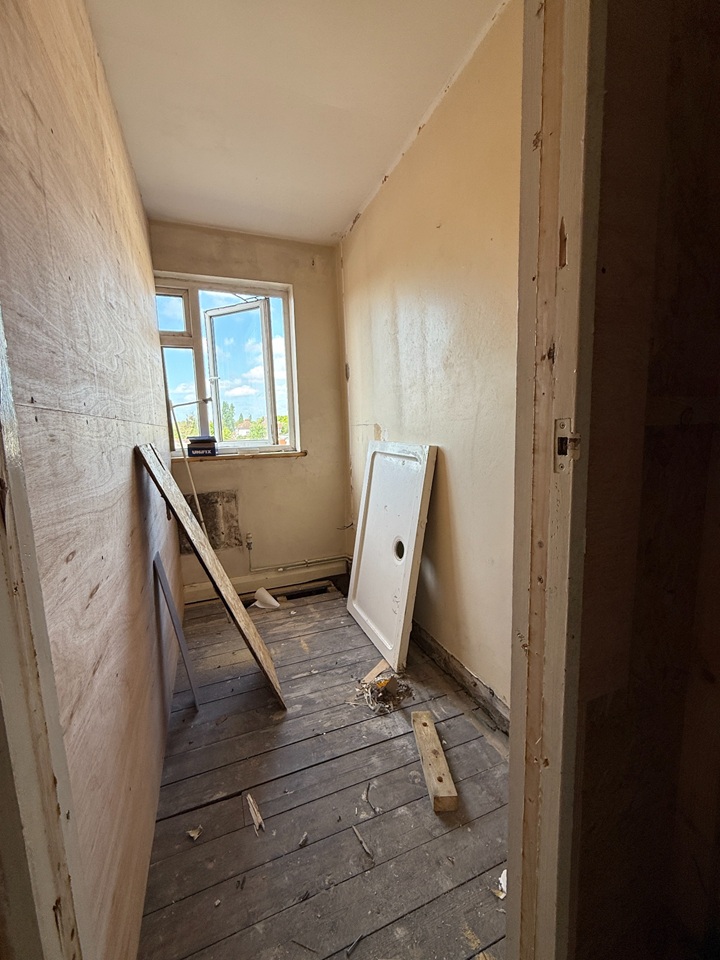 Perivale, Greenford - 2 Bed Flat, Bilton Road, UB6 - To Rent Now for £ ...