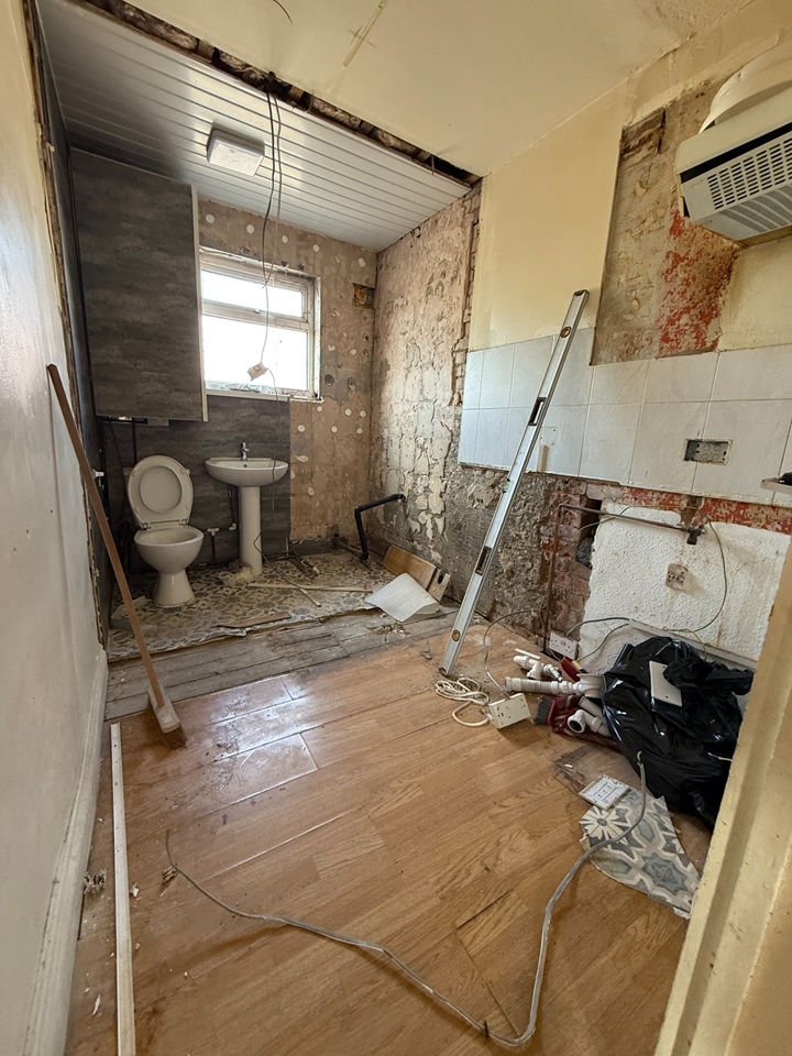 Perivale, Greenford - 2 Bed Flat, Bilton Road, UB6 - To Rent Now for £ ...