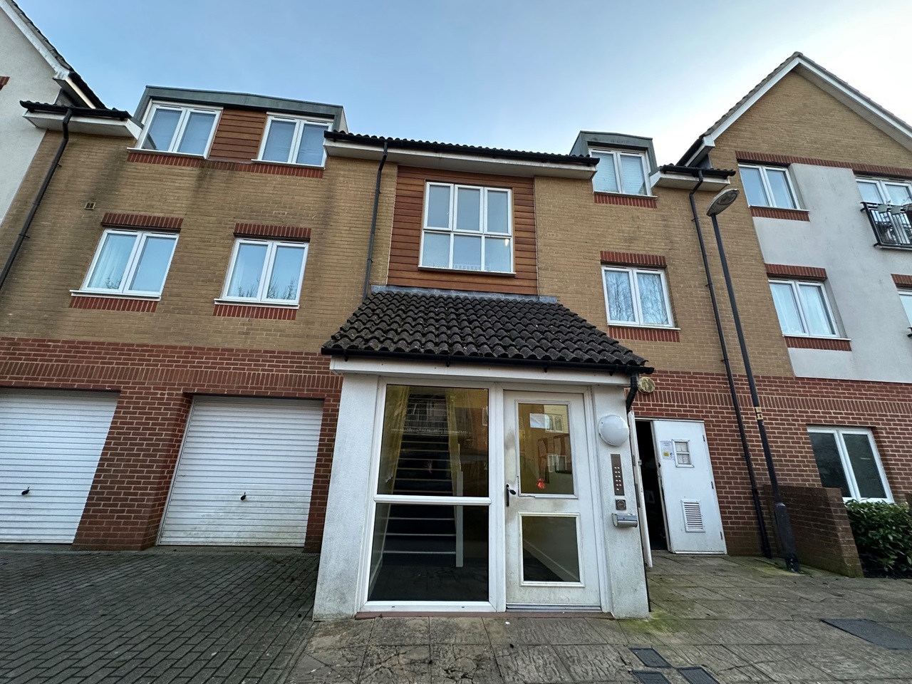 Bristol - 2 Bed Flat, Hollybrook Park, BS15 - To Rent Now for £1,250.00 p/m