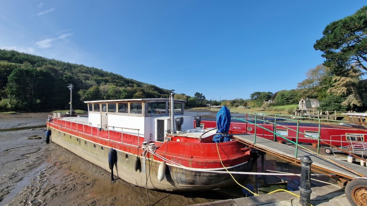 Gweek, Helston - 3 Bed House Boat, Gweek Quay Boatyard, TR12 - To Rent ...