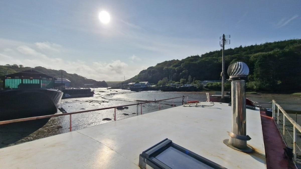 Gweek, Helston - 3 Bed House Boat, Gweek Quay Boatyard, TR12 - To Rent ...