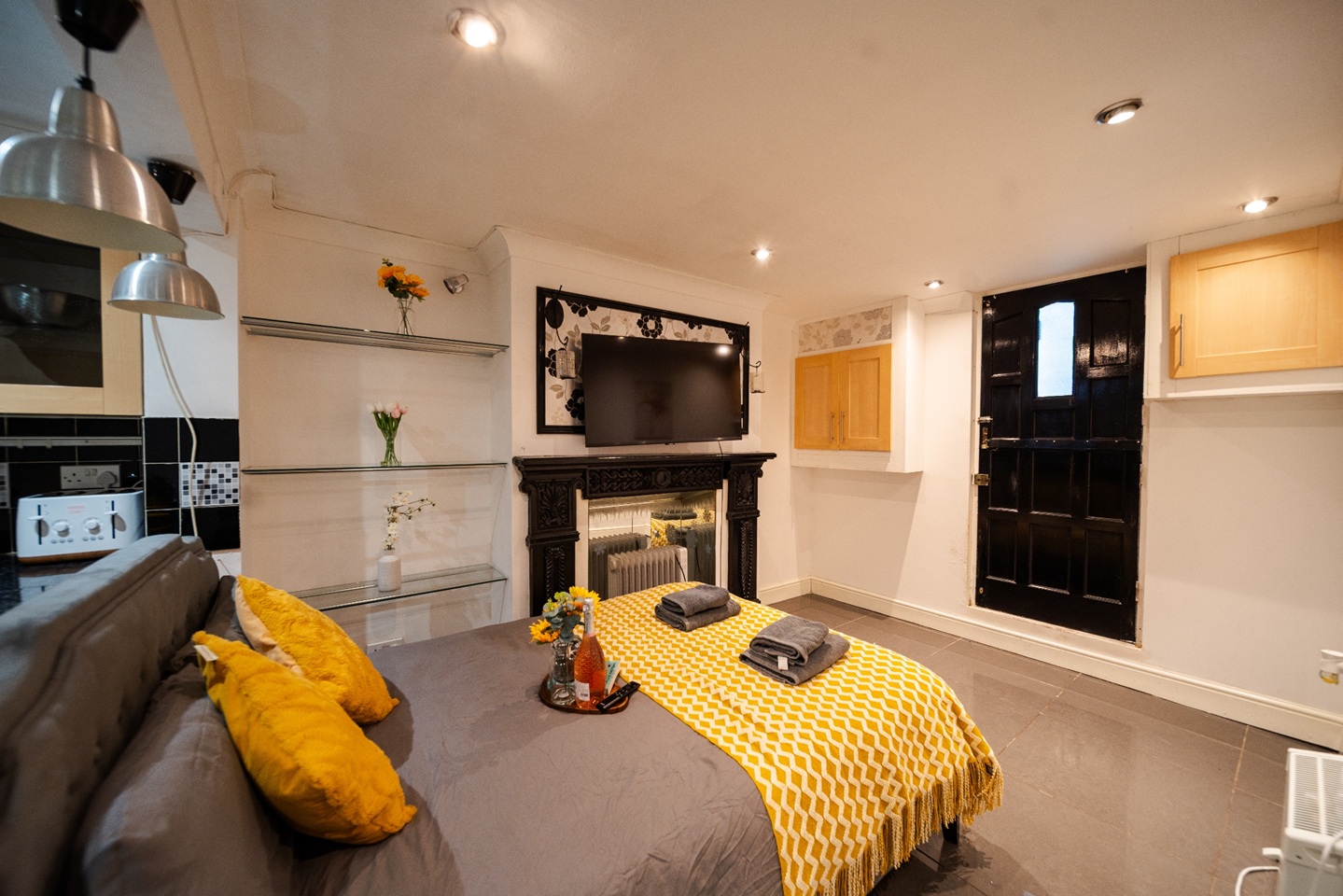 Southsea - Studio Flat, Pains Road, PO5 - To Rent Now for £800.00 p/m