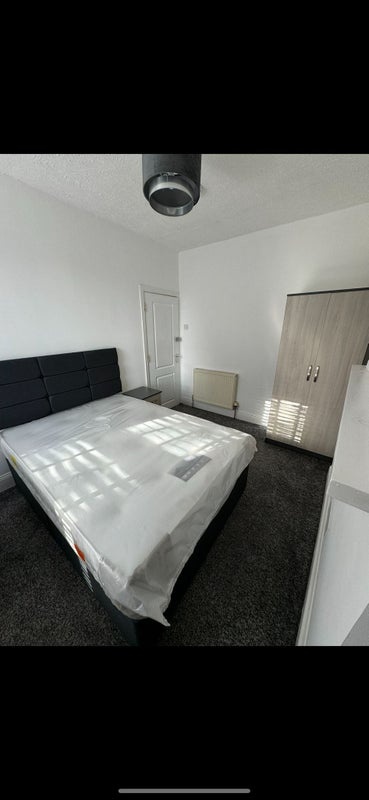 Plymouth - Room in a Shared House, Laira Bridge Road, PL4 - To Rent Now ...