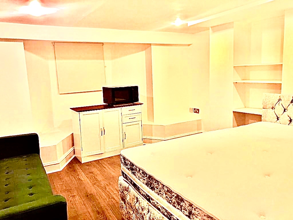 London - Room in a Shared House, Genesta Road, SE18 - To Rent Now for £ ...