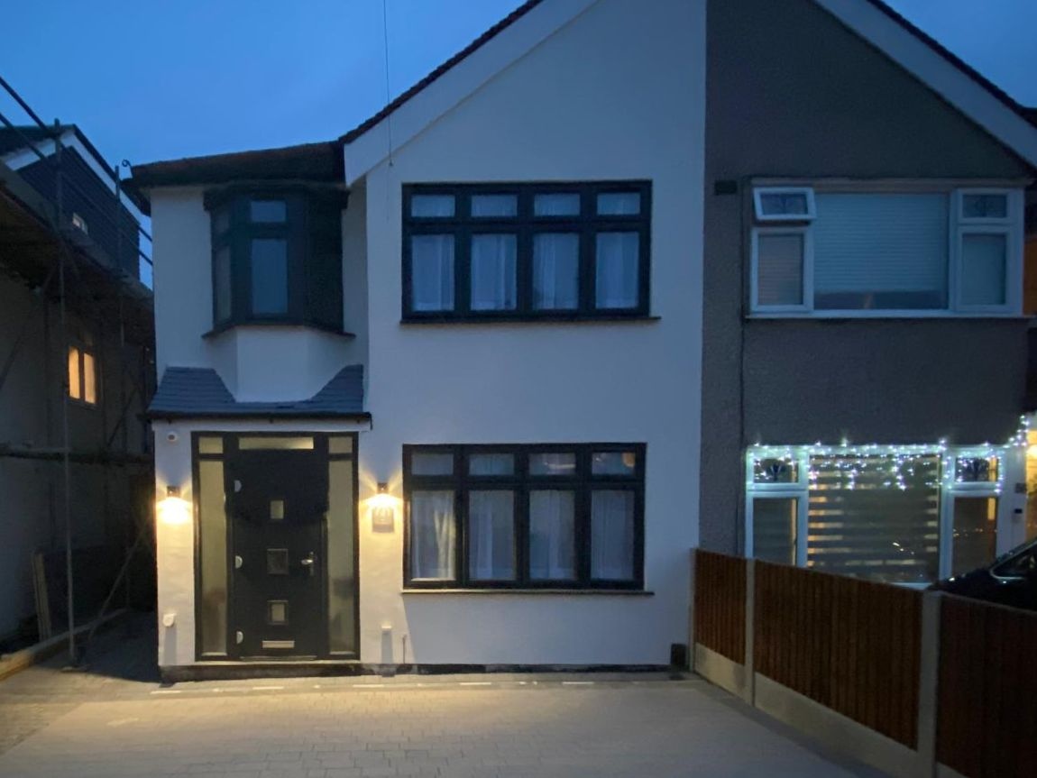 Collier Row, Romford - 3 Bed Semi-Detached House, The Drive, RM5 - To ...