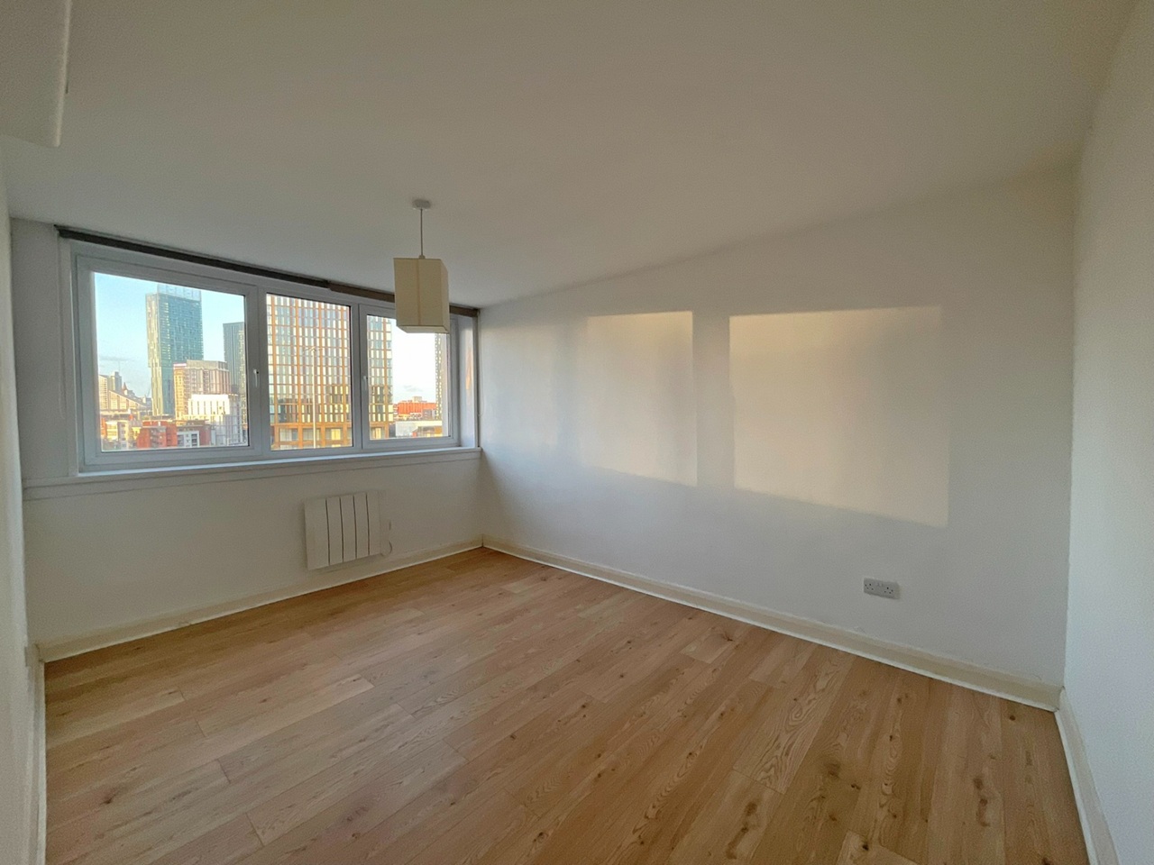 Manchester - 2 Bed Flat, Thomas Court, M15 - To Rent Now for £1,150.00 p/m