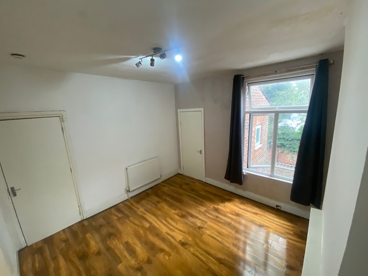 Manchester - 2 Bed Flat, Stockport Road, M19 - To Rent Now for £775.00 p/m