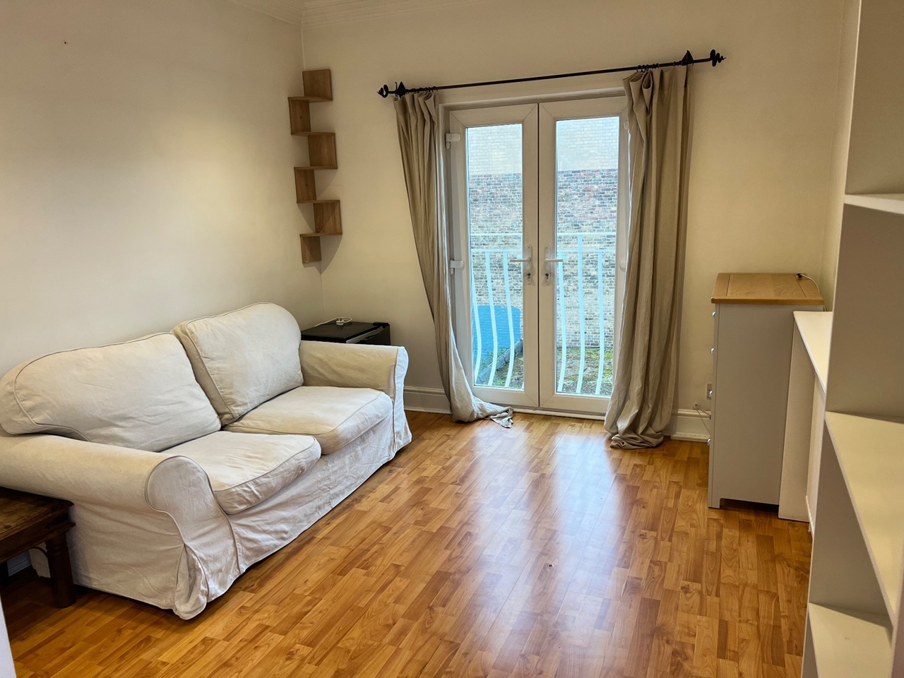 London - 1 Bed Flat, Stormont Road, SW11 - To Rent Now for £1,600.00 p/m