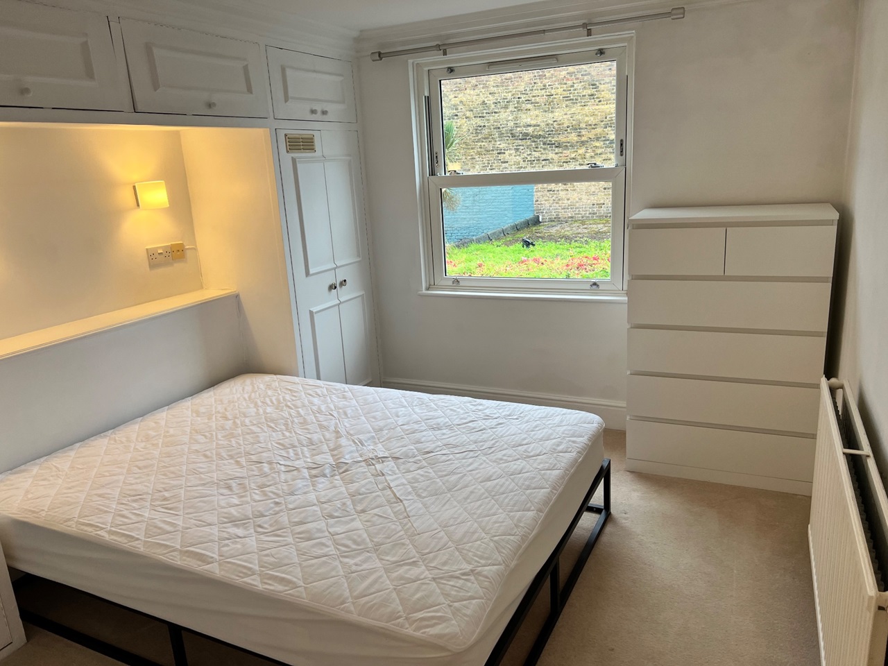 London - 1 Bed Flat, Stormont Road, SW11 - To Rent Now for £1,600.00 p/m