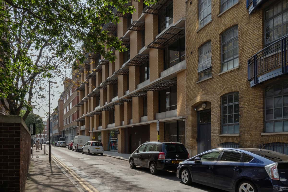 London - 2 Bed Flat, Gee Street, EC1V - To Rent Now for £3,300.00 p/m