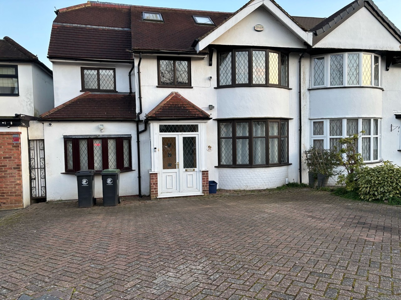 Chigwell - 5 Bed Semi-Detached House, Grange Crescent, IG7 - To Rent ...