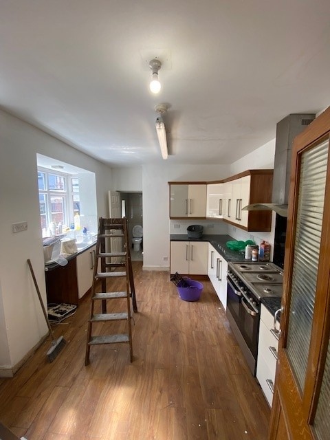 Manchester - 5 Bed Semi-Detached House, Cartwright Street, M34 - To ...