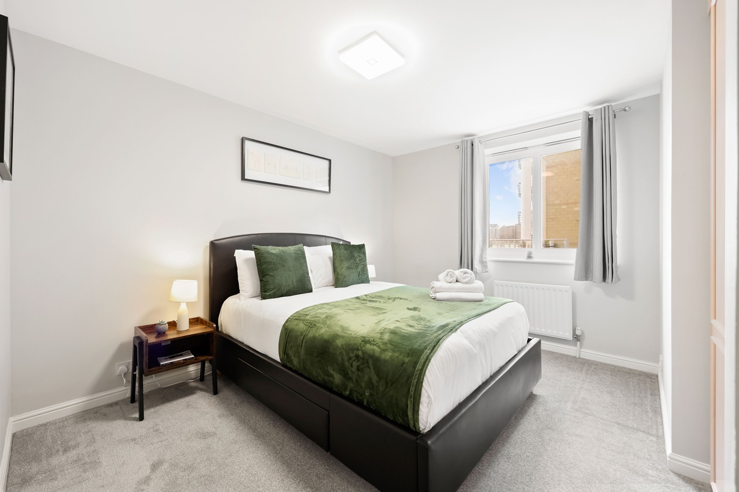London - 2 Bed Flat, Millennium Drive, E14 - To Rent Now for £4,250.00 p/m