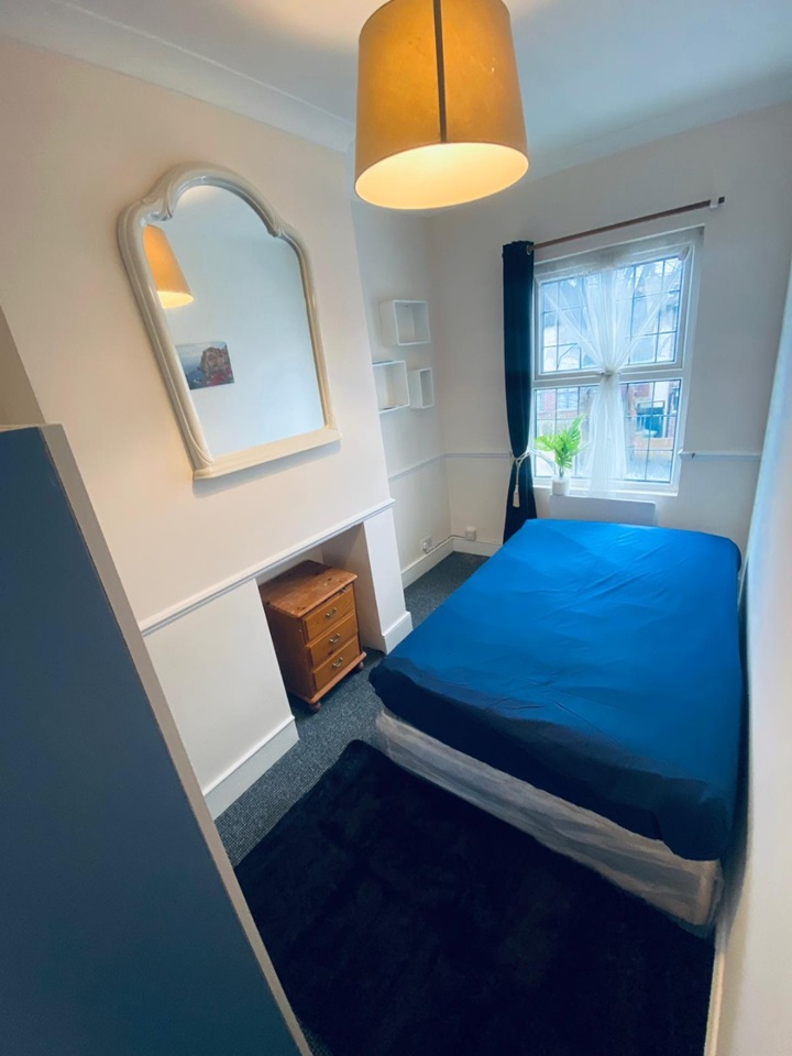 London - Room in a Shared House, Stunning Double Room In Streatham ...