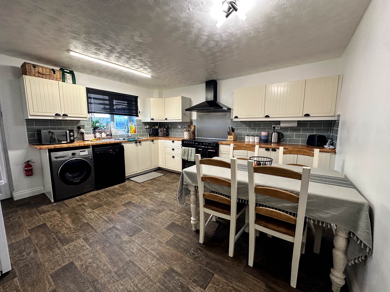 Basildon - Room in a Shared House, Ryedene, SS16 - To Rent Now for £775 ...